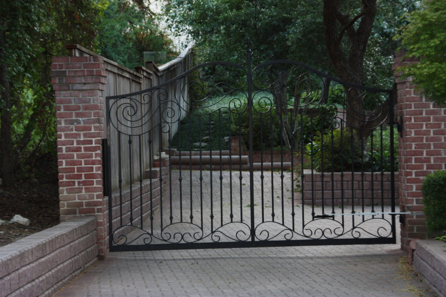 Award-Winning Metal Fencing & Gates Installed in DFW