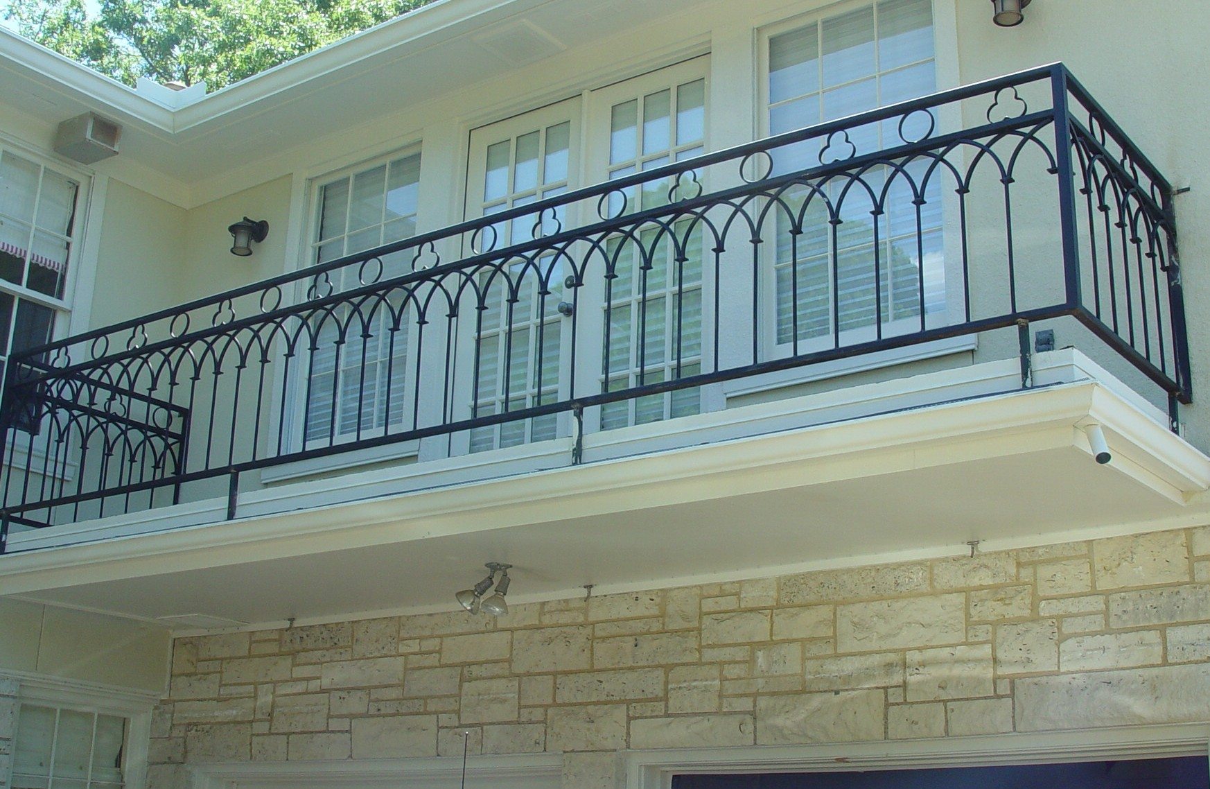Balcony Railing Design & Installation | Buzz Custom Fence