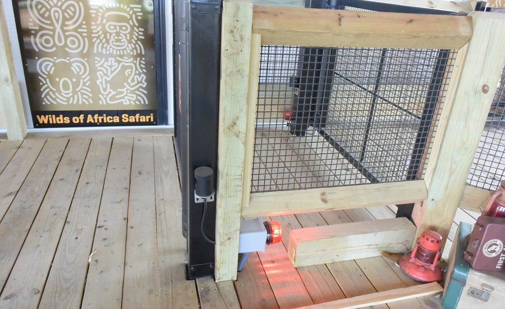 Commercial Gate Design at the Dallas Zoo - Buzz Custom Fence